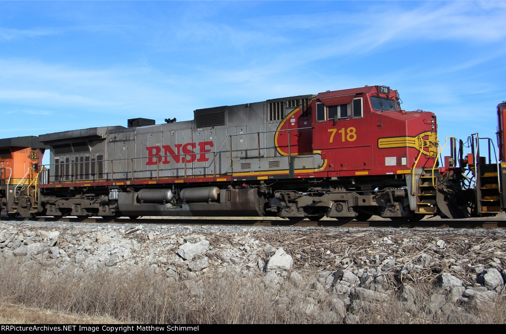 BNSF 718